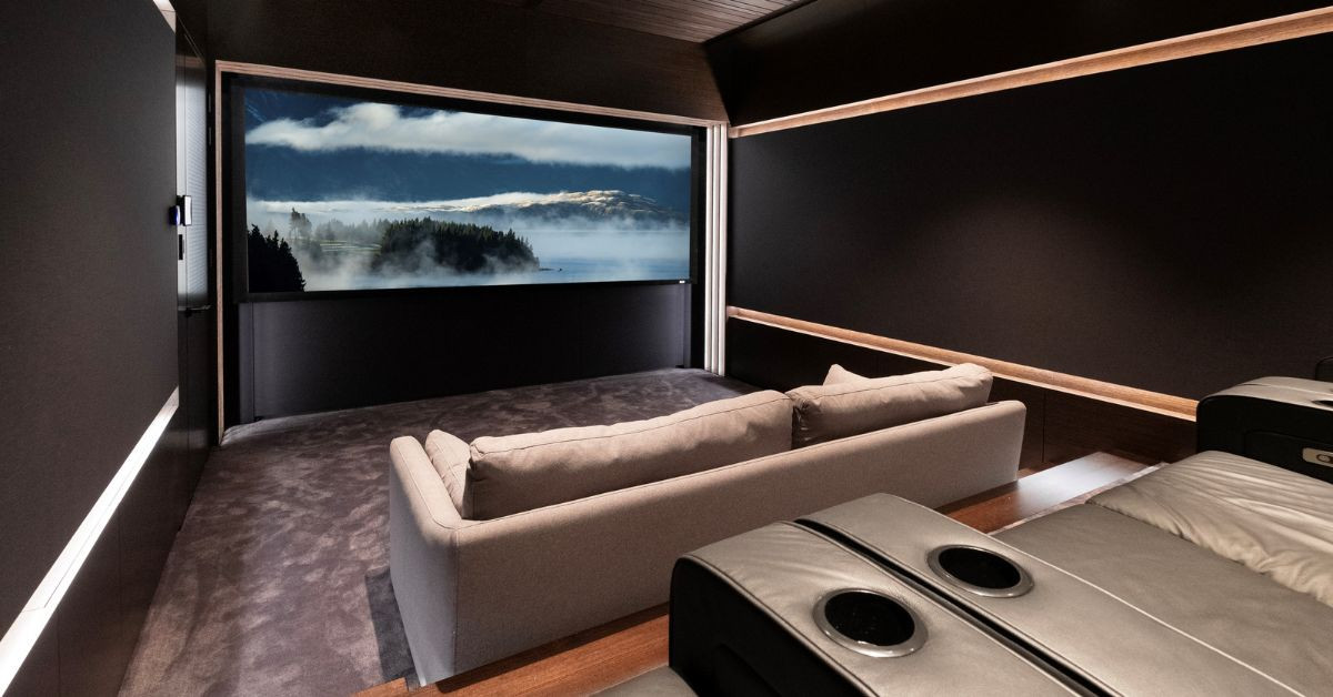 Sistemas de cine en casa inteligentes y salas multimedia | CEDIA